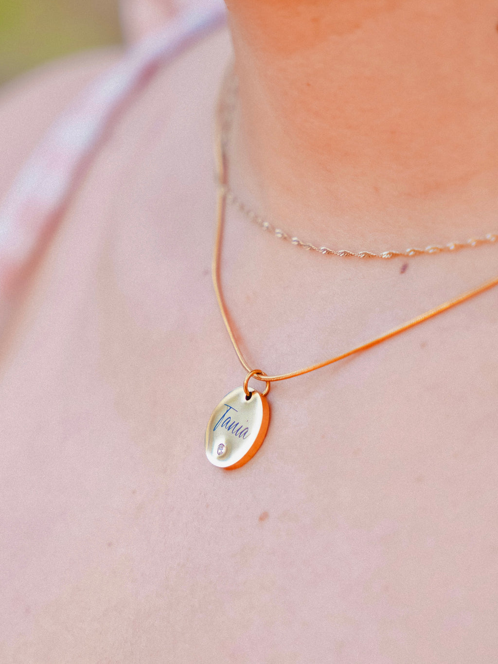 Collar personalizado con Nombre y Fotografía Detrás – Stephanie Erbe
