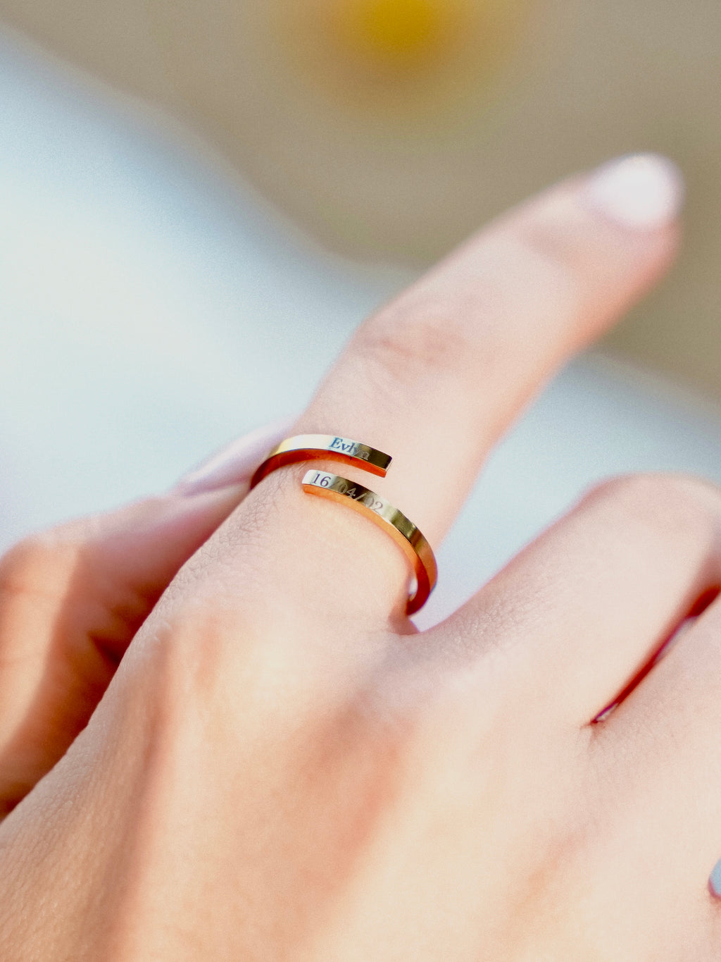 Anillo Personalizado Cruzado Delgado – Stephanie Erbe