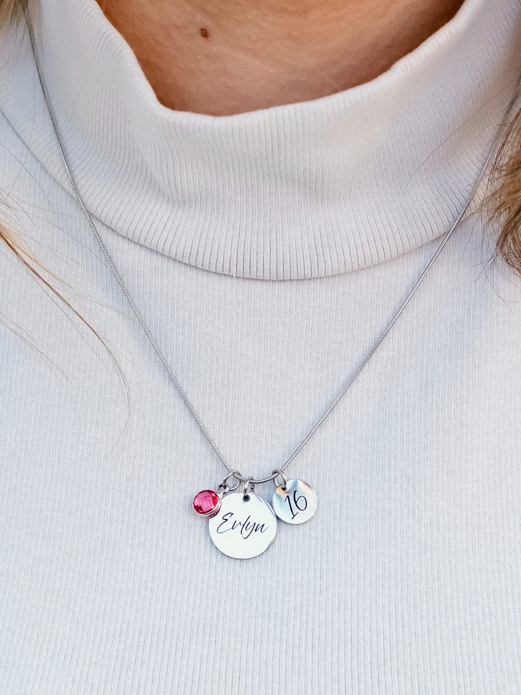 Collar Personalizado con Cristal de Cumpleaños – Stephanie Erbe